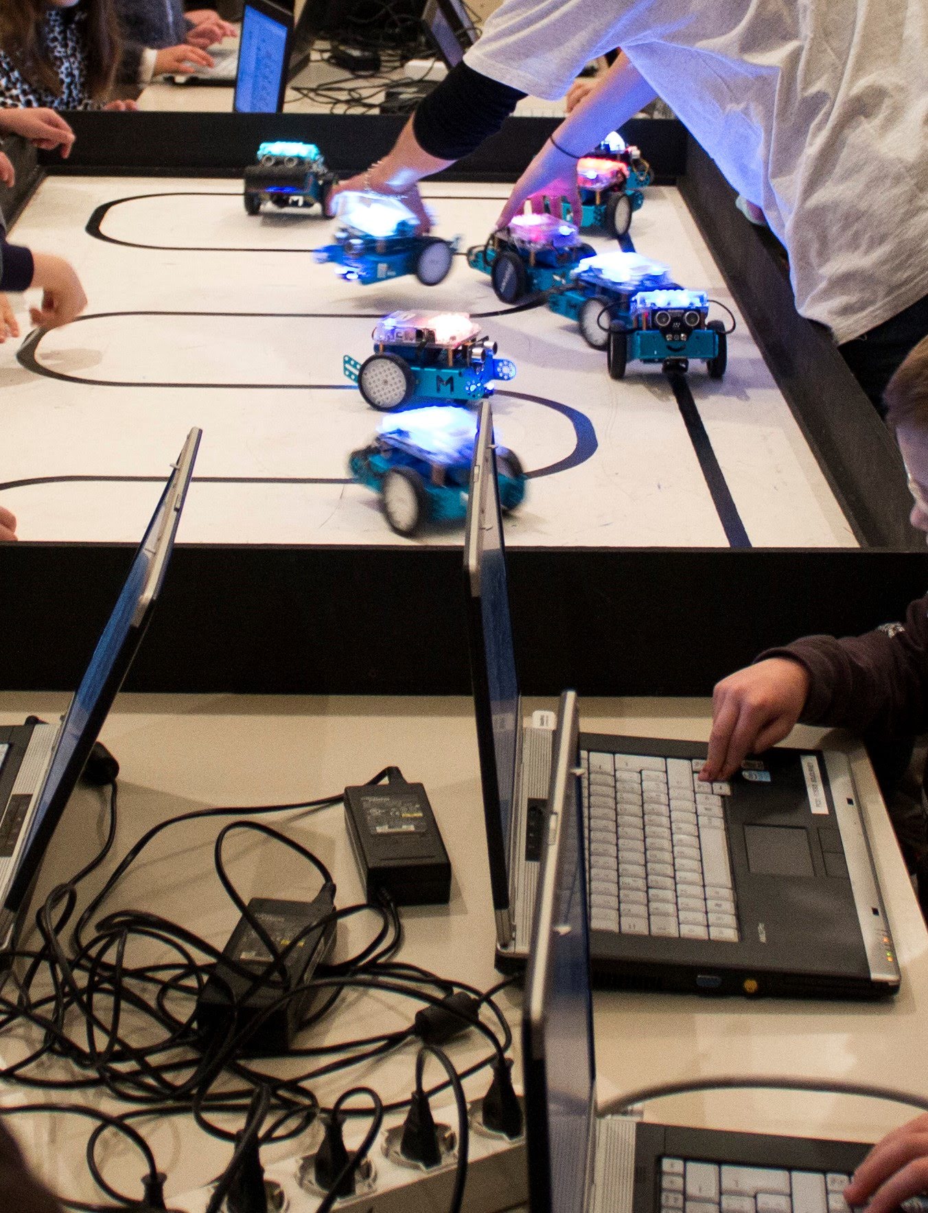 Laboratori | Tech 4 Kids | Coding | Zanshin Tech